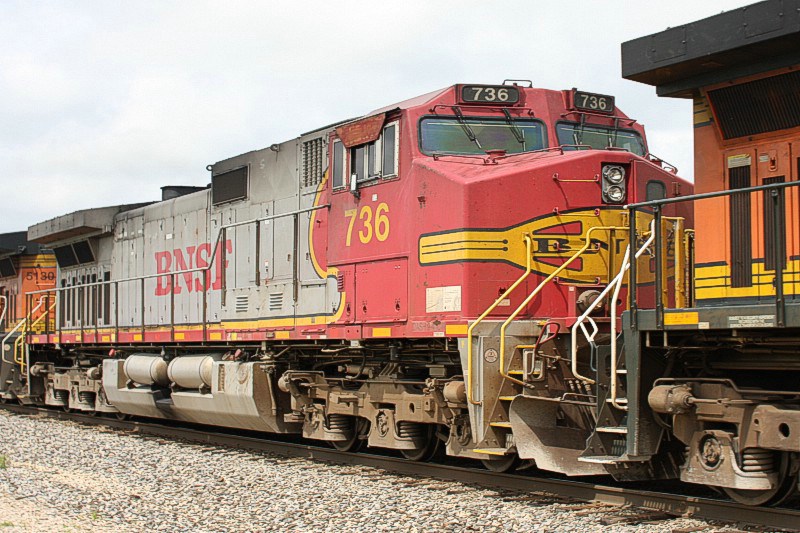 BNSF 736